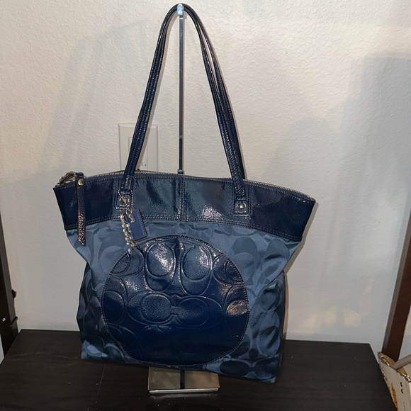 Coach | Bags | Coach Laura Signature Tote Large Navy Blue Canvas Zip ...